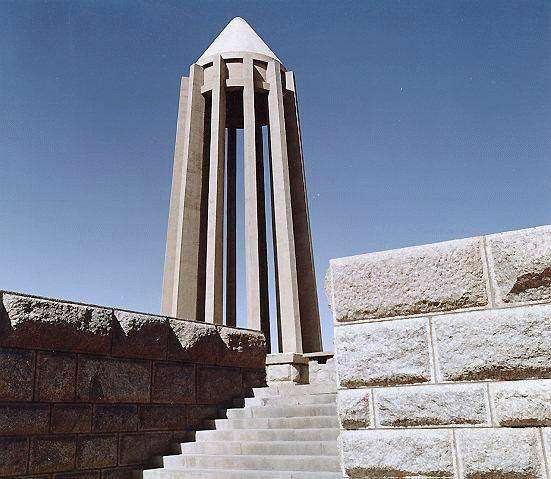 مقبره ابن سینا از نگاه دوربین